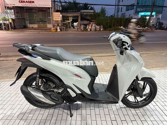 SH 150 ABS 2021 dklđ 2022 xám xi măng như mới. - Muaban.net