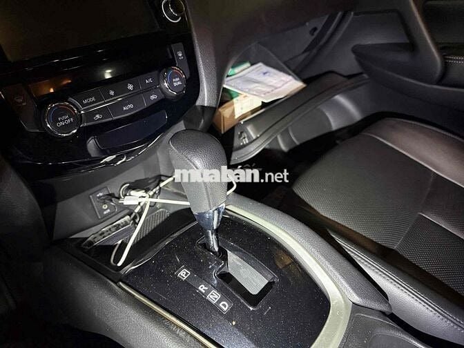 Nissan X-Trail Xanh oliu 7 chỗ - Muaban.net